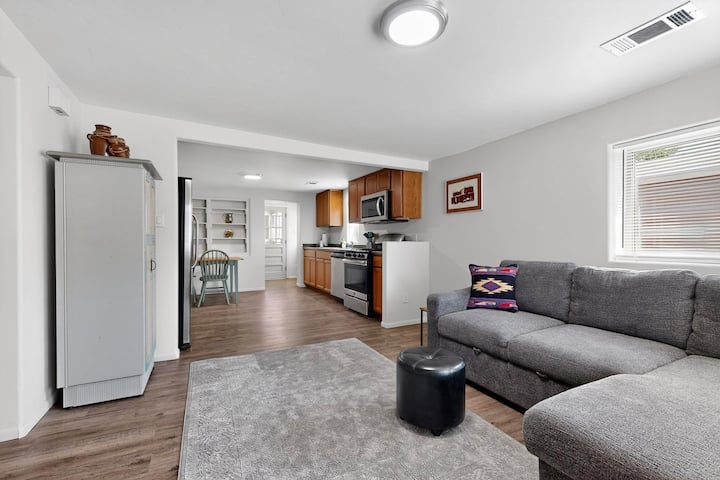 Casa Luz! Two Homes! Close To Old Town And Museums - Albuquerque, NM