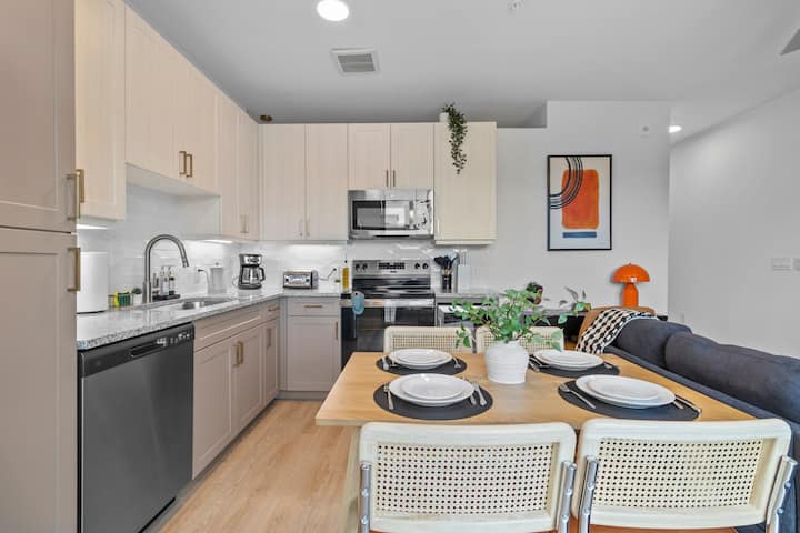 Austin Modern King Suite · Wi-fi + Rooftop - オースティン, TX