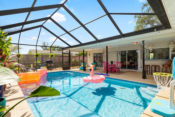 4 Bed Family Oasis: Heated Pool, Air Hockey, Games - Largo, FL