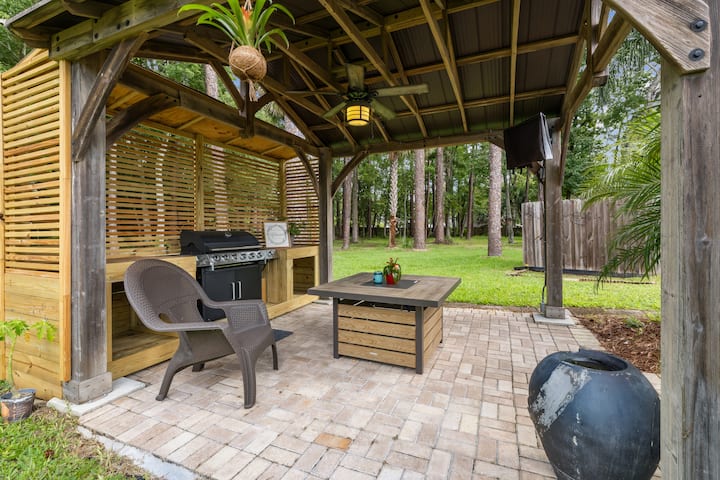 Xl Family Home, Pool, Private 1 Acre, Super Clean! - Jacksonville, FL