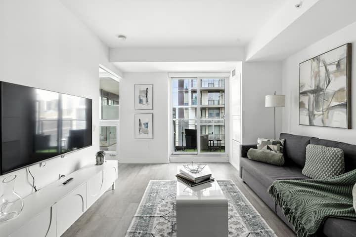 Bright & Modern | Walk To Shops, Eats & Transit! - Toronto, ON