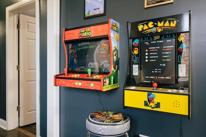 Game Theme - 10 Mins To Downtown Chicago Sleeps 12 - New City - Chicago