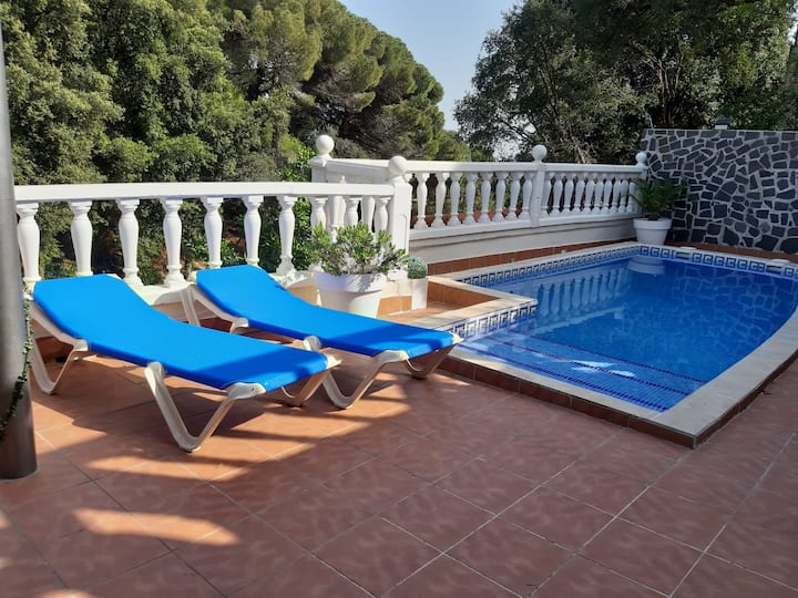 Casa Vacacional Con Piscina - Calella