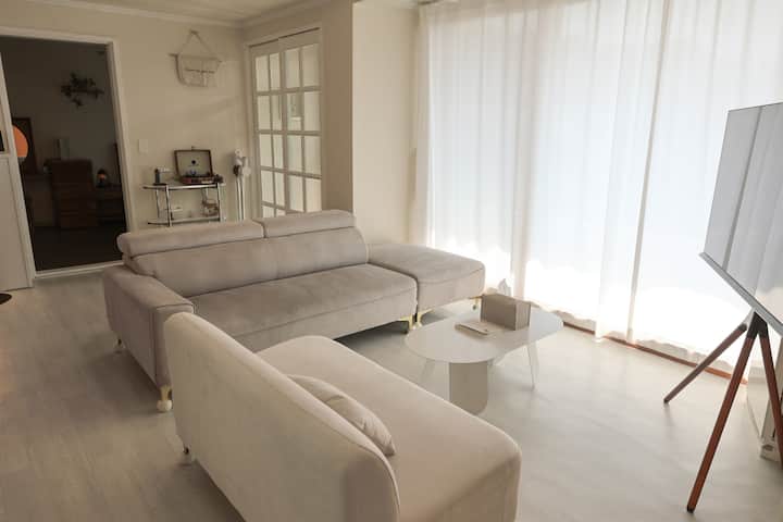 [8인수용/주차가능]30평숙소*n타워뷰/서울야경/해방촌/이태원홍대15분/명동백화점/방4퀸4 - Seoul