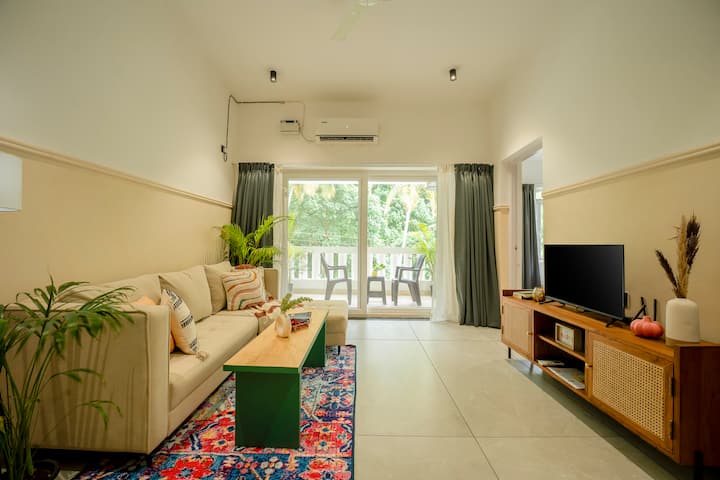 Uh101-1bhk/lazydazestays/near Thalassa/boilermaker - Goa