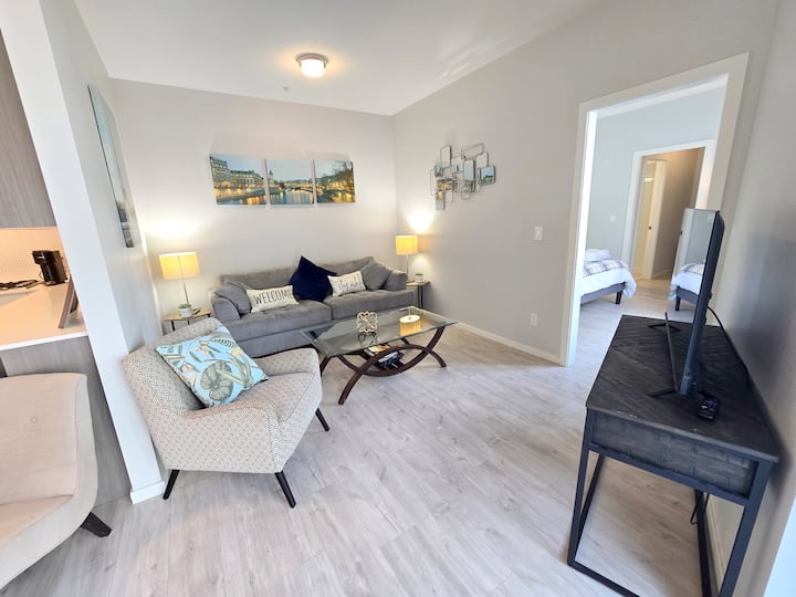 90 Day: Modern 2bd/2ba W/ 900sf Patio & Ping-pong+ - Burnaby
