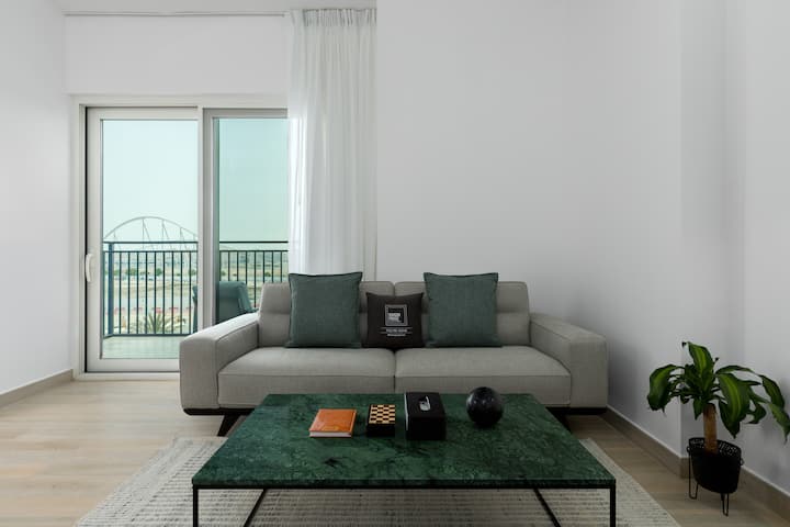 Chic Yas Island Escape W/ Iconic Ferrari World Vws - Abu Dhabi