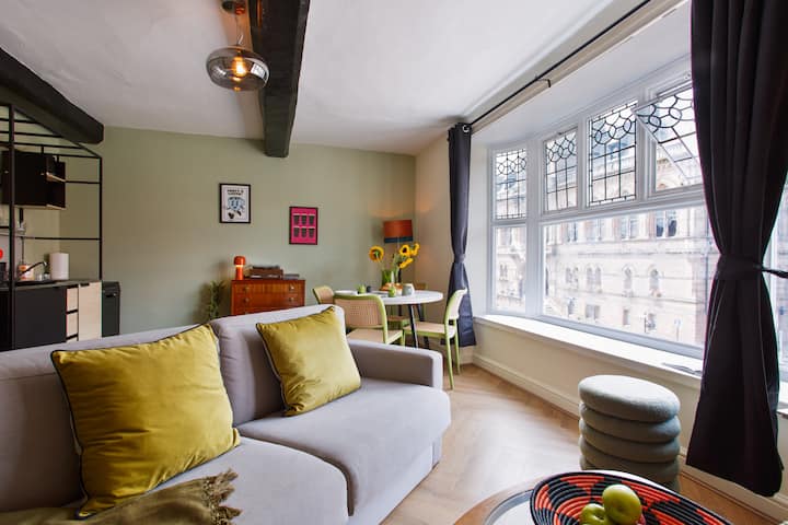 Curated Chester Apt, Views & Location (Apt B) - Chester