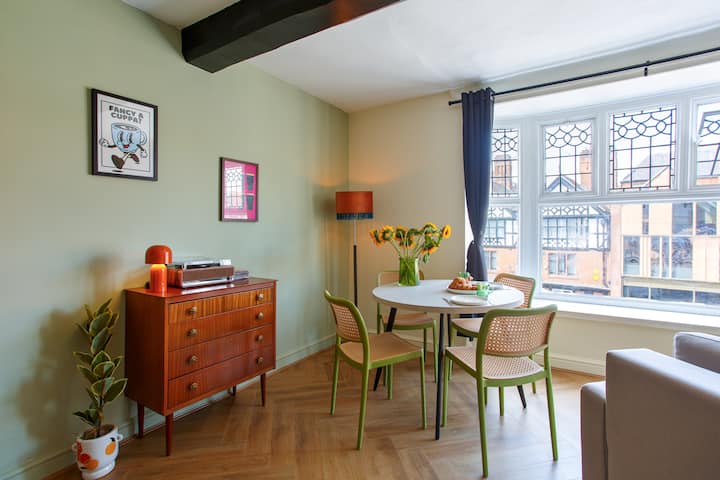 Chic Apartment Perfect For Work Or Leisure - Chester, UK