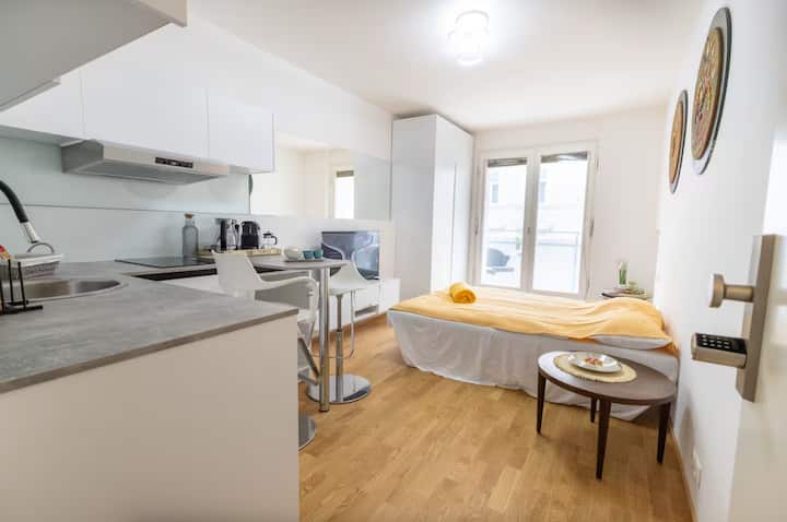 Cozy 1br W. Balcony | Fast Wi-fi | Dog Friendly - Wien