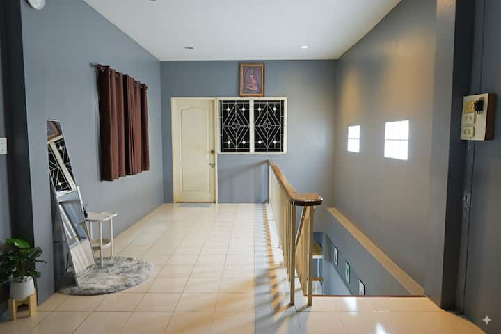 Thai Home Near River Kwai Bridge - Kanchanaburi