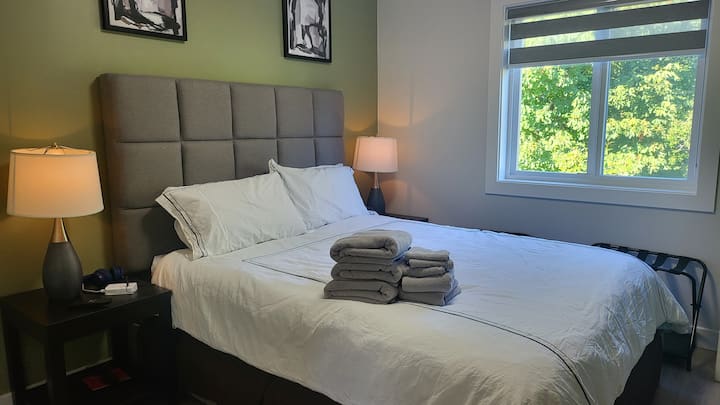 Cozy 1br Suite For 4 | Free Parking | Great Value - Nanaimo