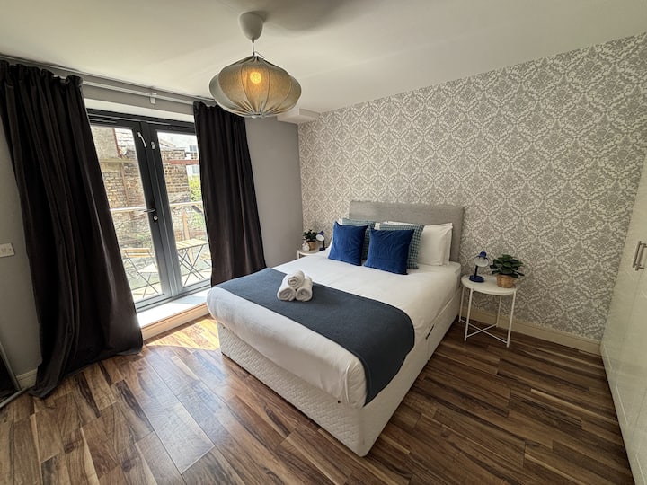 Hill Apartment - 1 - Bedroom Apt -