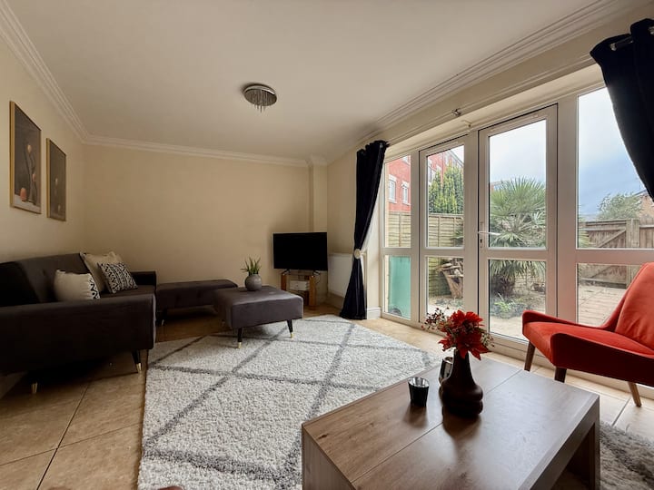 Spacious 5bed, Cheltenham Town Centre, Inc Parking - Cheltenham