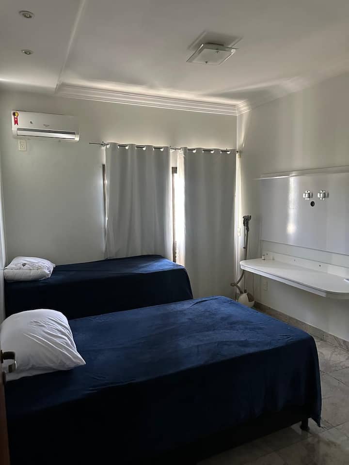 Sobrado Espaçoso Para 08 Pessoas Com 04 Quartos - Goiânia