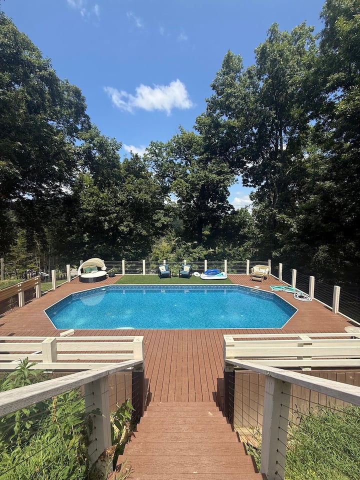 Treetop Haven: Pool, Fluffy Cows, Stunning Views - Franklin, TN