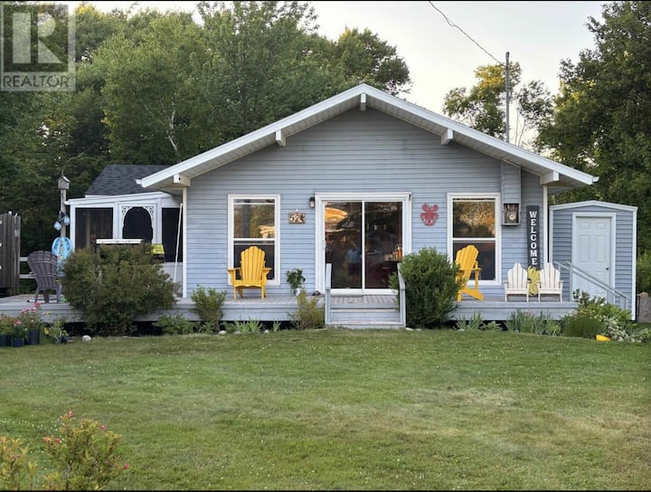 Hummingbird Hideaway - Summerside