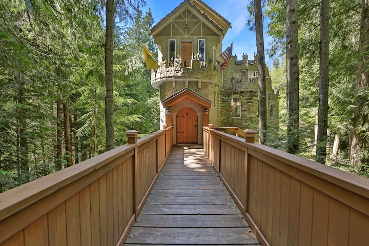 Wiseman Castle - Sedro-Woolley, WA