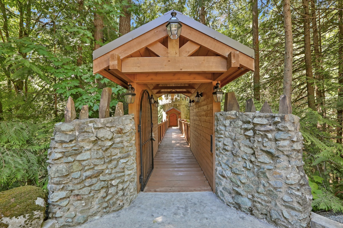Wiseman Castle- Beautiful Waterfalls! - Houses for Rent in Sedro ...