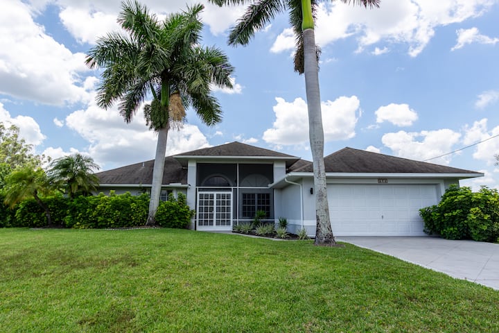 Pool Home Sophia W/ Jacuzzi And Beautiful Sunsets - Lehigh Acres, FL