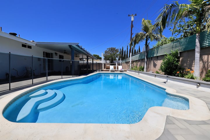 Modern Oasis W/ Private Pool In Anaheim - Garden Grove, CA