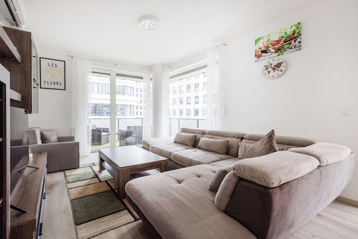 Urban Hideaway With Terrace & Garage - Budapest