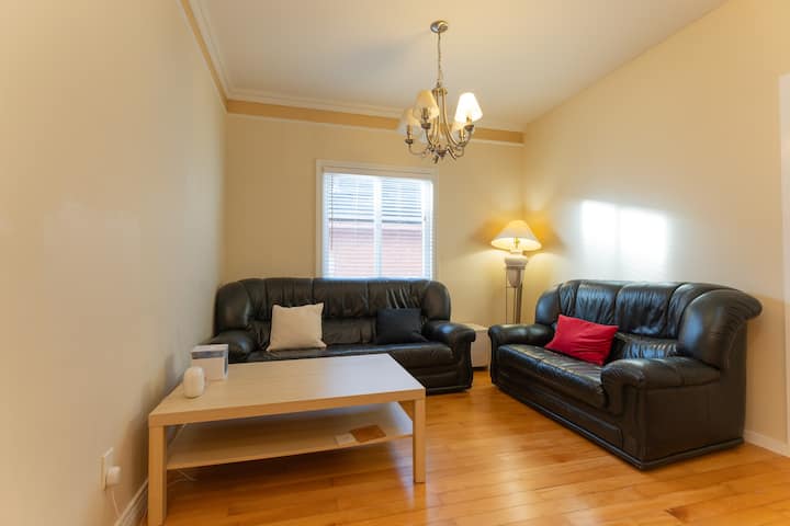[East Van Sanctuary] • Cozy & Convenient • - Vancouver
