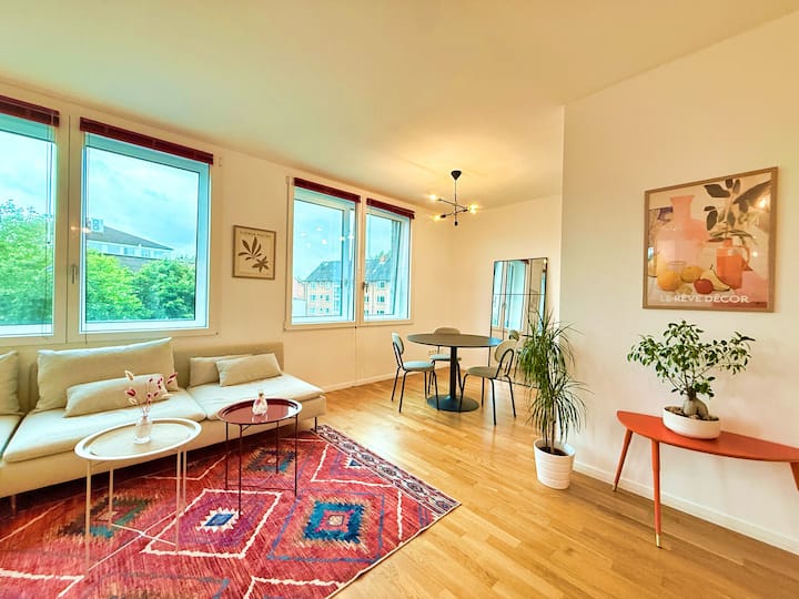 New 3-room Apt. With 2xbalconies & Garage, Central - Hamburg
