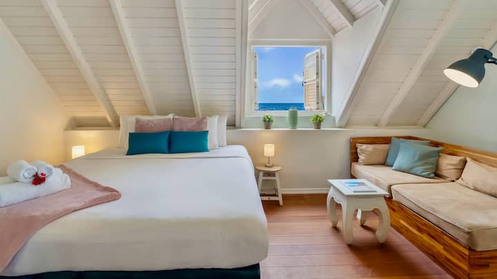 Classic King Room At Pietermaai Boutique Hotel - Curaçao