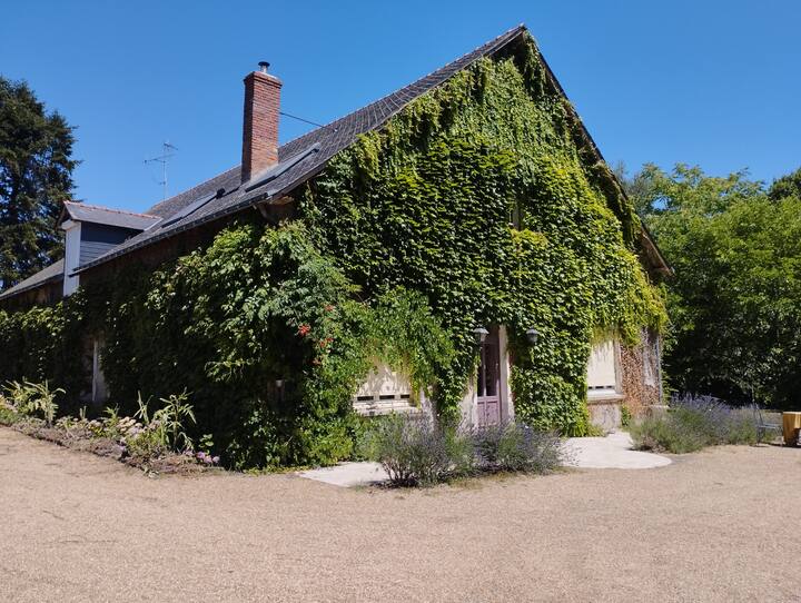 Maison De Famille à La Campagne - ibis Styles Segre
