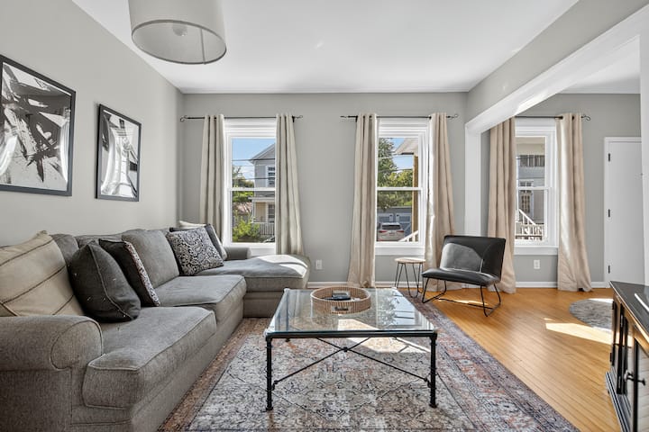 Downtown 4br | 3 Blocks To Broadway - Saratoga Springs, NY