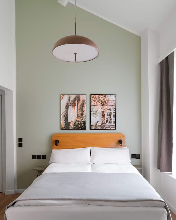 Limehome London Streatham High Rd | Queen Room - Streatham - London