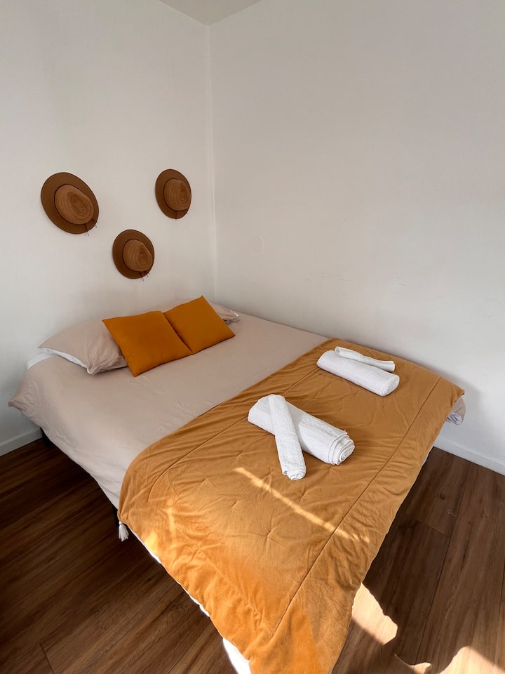 Hypercentre Béthune – 4 Pers + Parking Privé - ibis Bethune Centre Gare