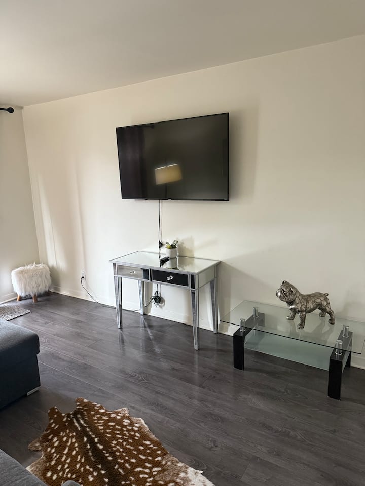 3 Bedrooms Apartment In Laval Chomedey - Laval, Quebec, Canadà