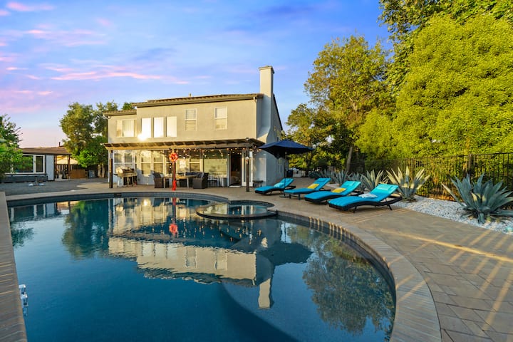 3000 Sqft 5br/4bth Villa W/ Pool - Fallbrook, CA