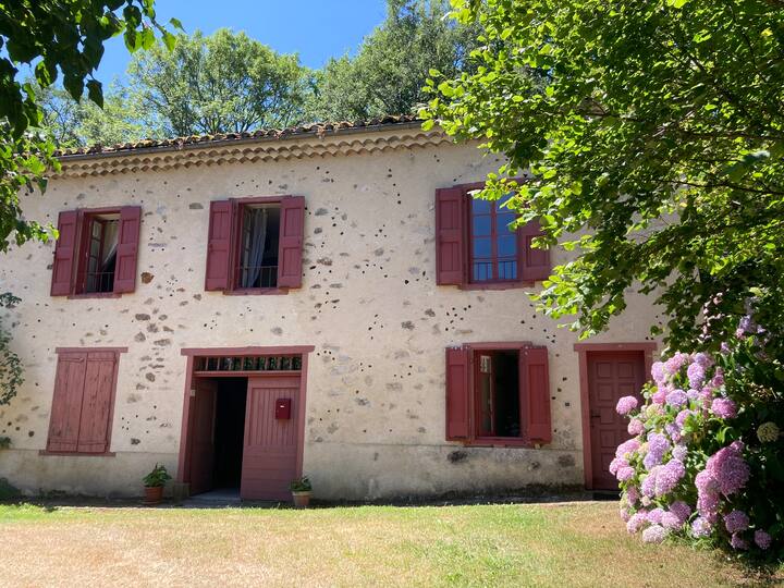 Maison De Caractère, Très Calme. - Foix