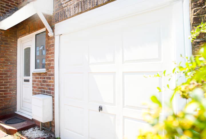 Brighton & Hove 4 Beds House - Steyning
