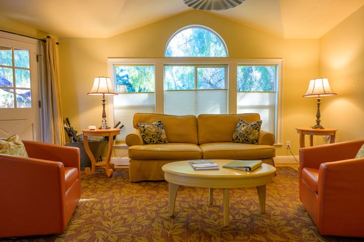 Wine Country Getaway W/ Friends - Yountville, CA