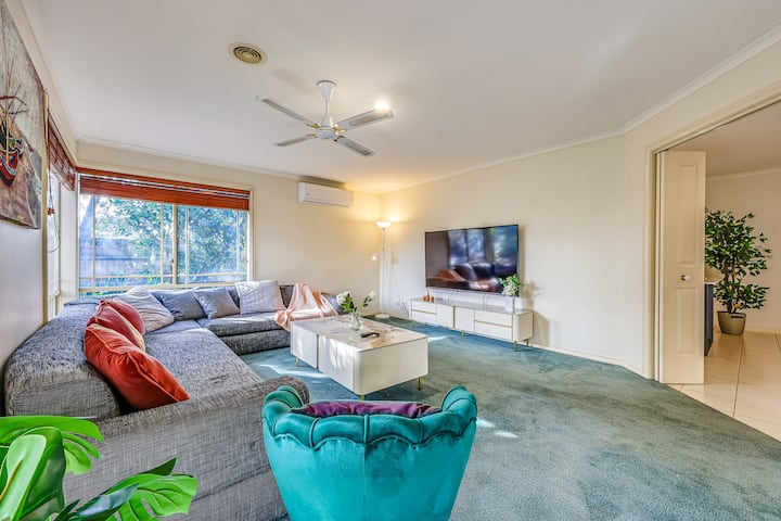 Stayau Family Retreat W/pool Table In Cranbourne - Cranbourne