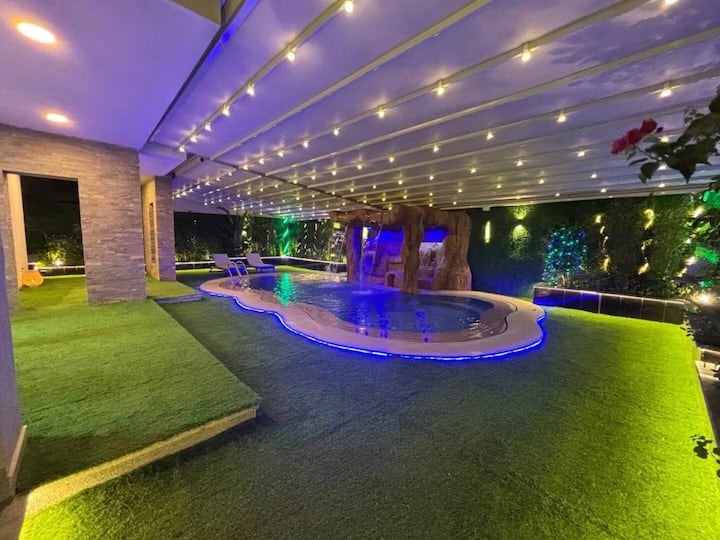 7 Br In Smart House W/ Pool, Waterfall, Garden - 埃及