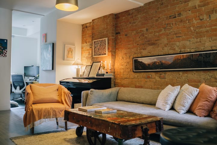 Chic Urban Artist’s Garden Home - Toronto