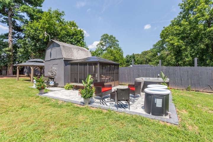Hot Tub Retreat | Firepit, Gazebo, Cold Plunge - Columbia, MD