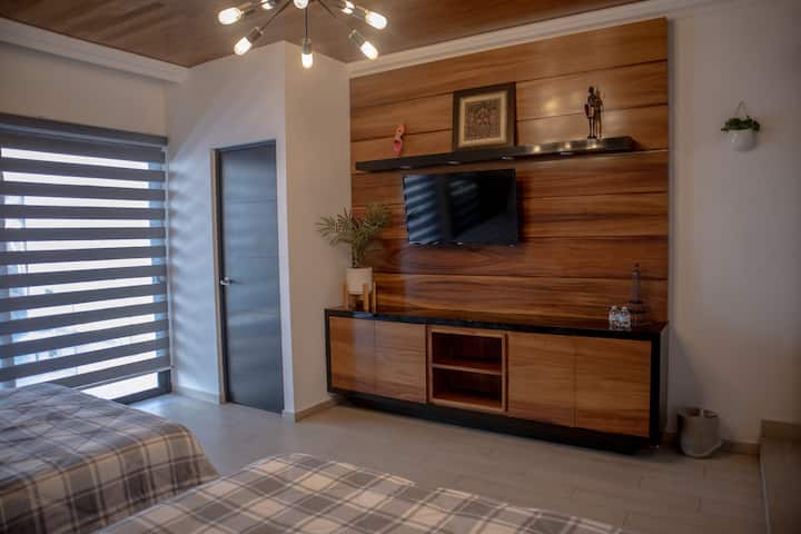 Habitación Independiente, Frente Consulado. - Hermosillo