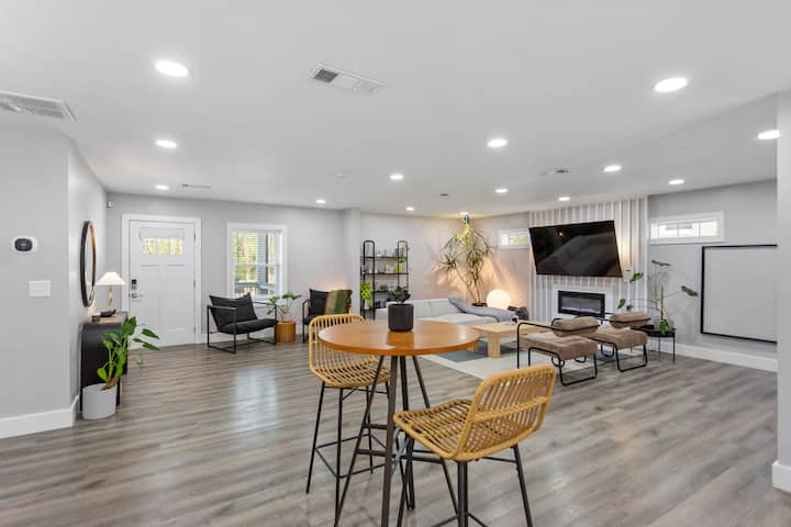 Cozy Home | Prime Location | Stylish Amenities - Decatur, GA