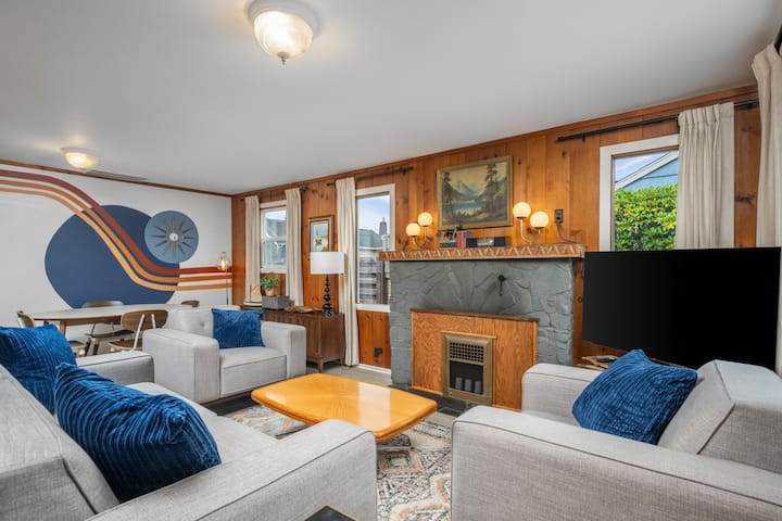 New Owner Special! Stunning Home, Backyard Oasis! - Seaside, OR