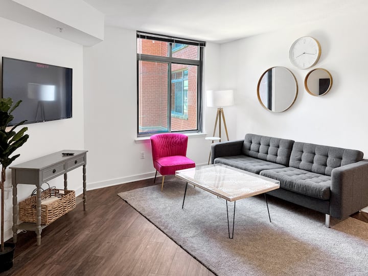 Stylish 2br W/ Pool + Rooftop Views| Walk To Metro - Edgewood, Washington DC