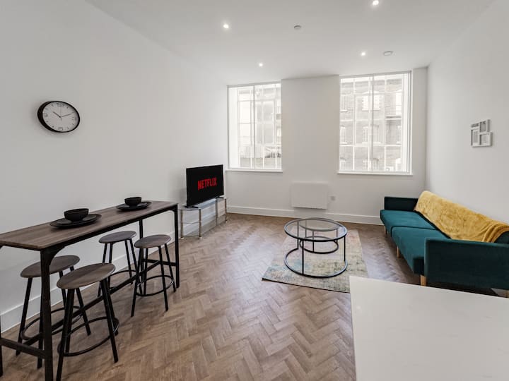Stylish 1b Apt In Essex W/ Modern Touch - Chelmsford
