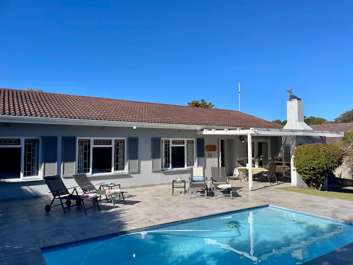 Cozy Dozy Beach House - Plettenberg Bay