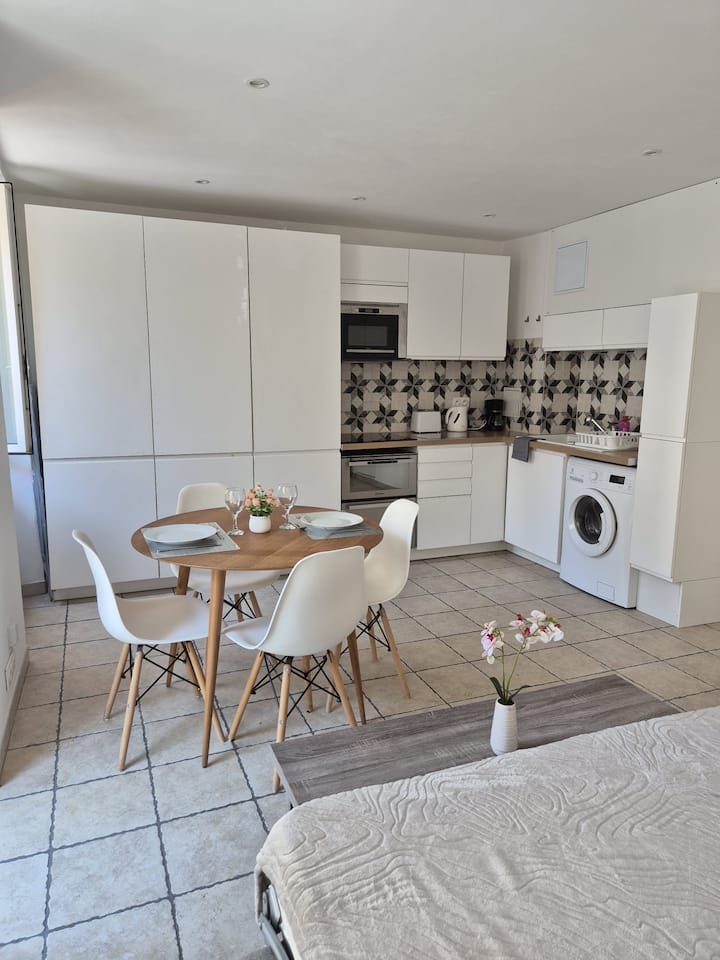 Appartement Cosy + Balcon, Centre Ville Grasse - Grasse