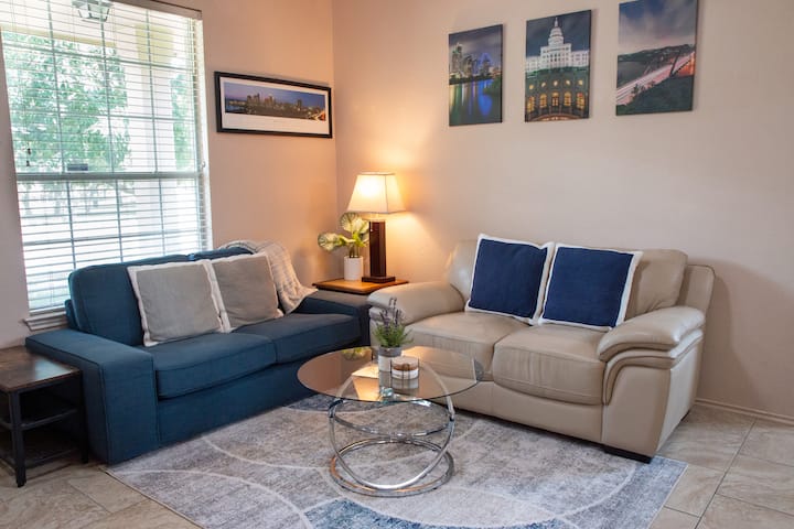 Modern 3br By Park | Sleeps 8 | 1gig Wifi | Garage - Pflugerville, TX